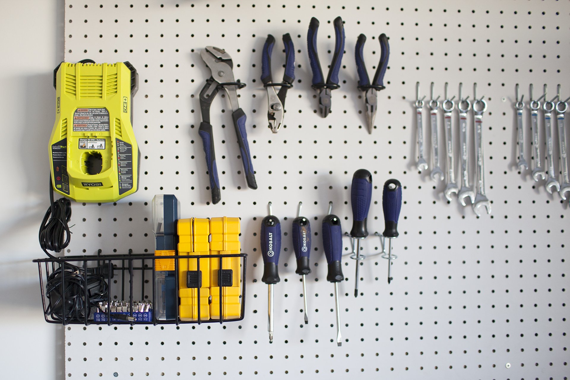 Hang Tools On Pegboard - 1920x1280 Wallpaper - teahub.io