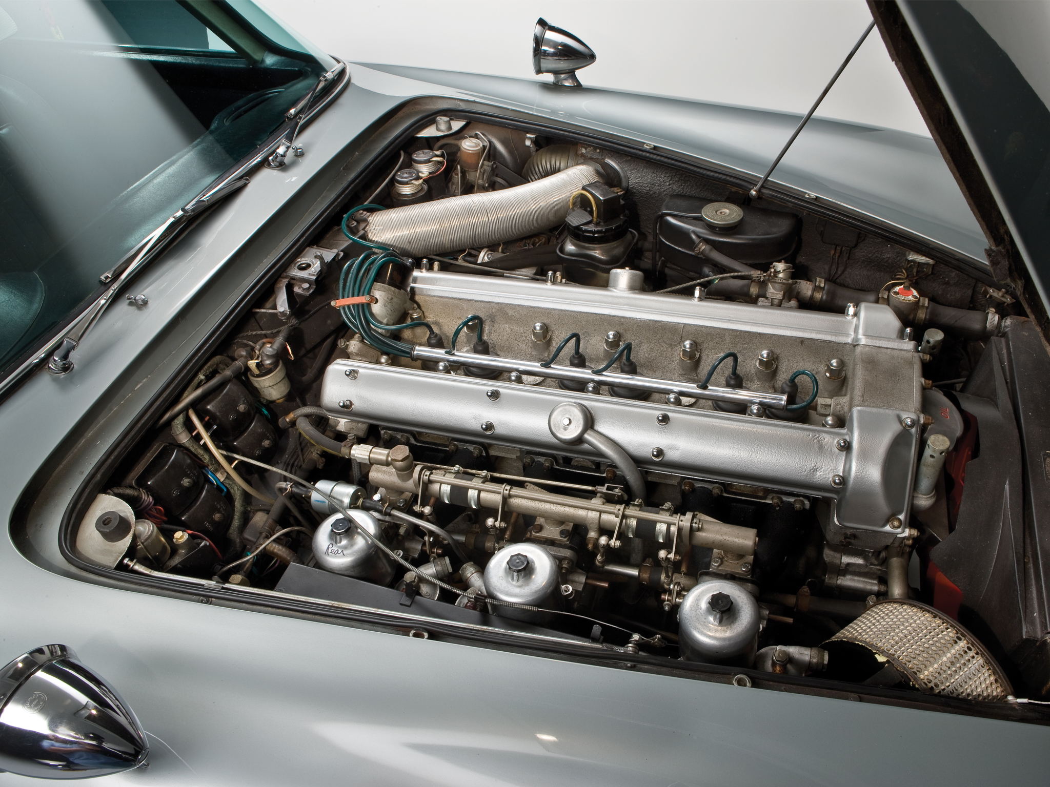 Under The Hood Aston Martin Db5 James Bond Edition - Aston Martin James ...