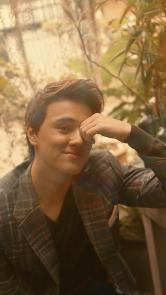 Maymay And Edward - 640x1136 Wallpaper - teahub.io