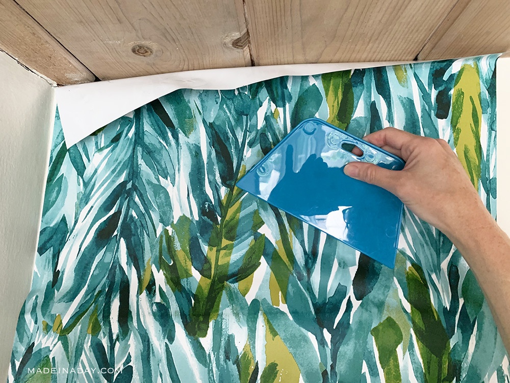 Smoothing Wallpaper With A Smoothing Tool - Painting - 1000x750 ...