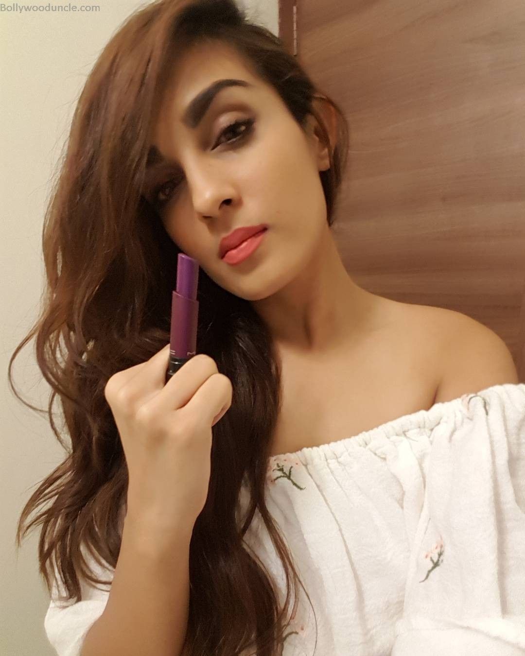 Shiny Doshi Hd Pictures - Shiny Doshi - 1080x1350 Wallpaper - teahub.io