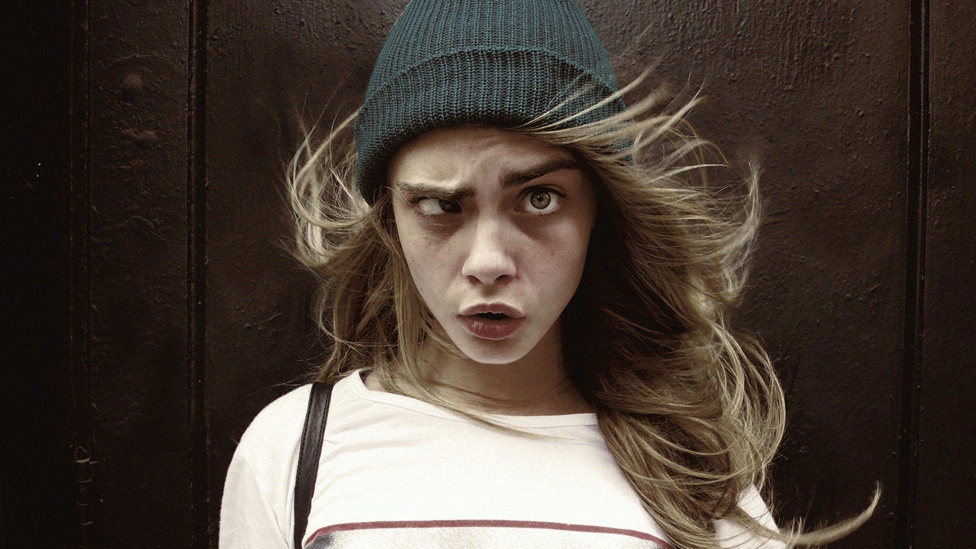 Models Making Funny Faces - 1920x1080 Wallpaper - teahub.io