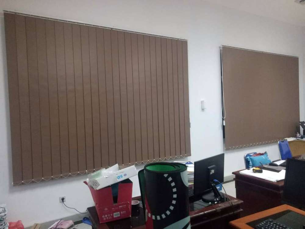 Roll,vertikal Blinds Gorden Tampilan Pony Wallpaper - Window Blind ...