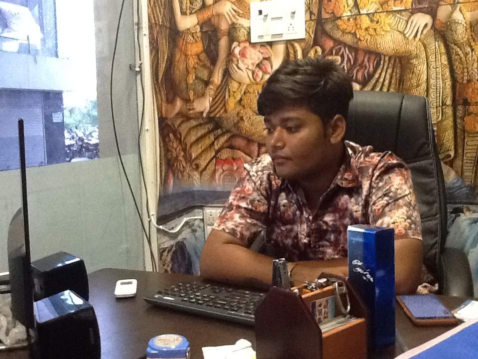 Sitting - 960x720 Wallpaper - teahub.io