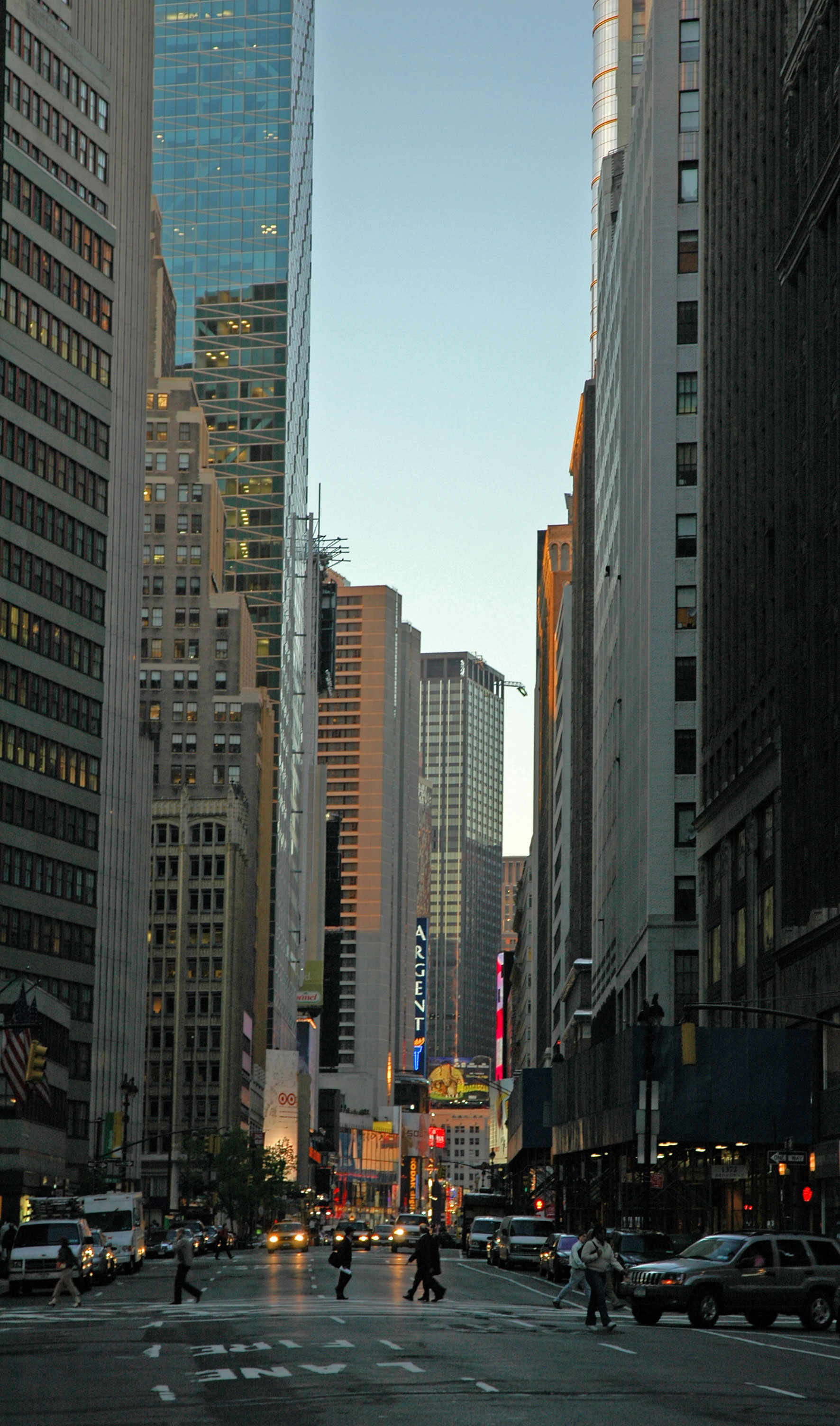 Broadway Street - 1772x3008 Wallpaper - teahub.io