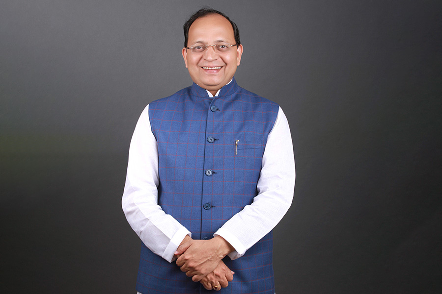 Arun Singh - Standing - 900x600 Wallpaper - teahub.io