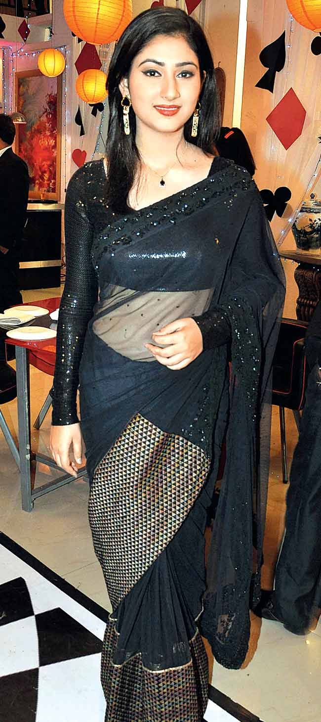 Disha Parmar Saree - 650x1460 Wallpaper - teahub.io