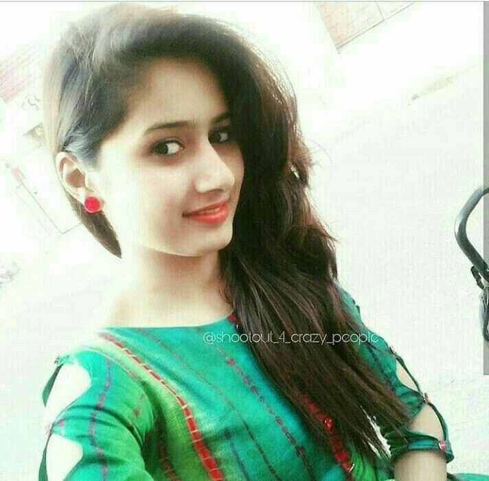 Facebook Priya Patel - 712x701 Wallpaper - teahub.io