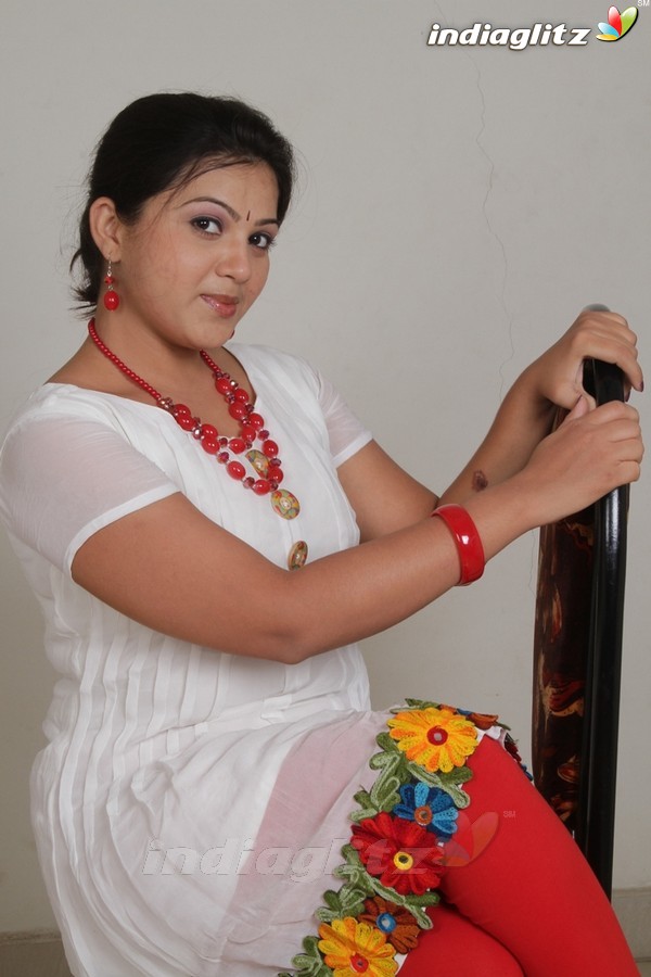 Swetha - Movie - 600x900 Wallpaper - teahub.io