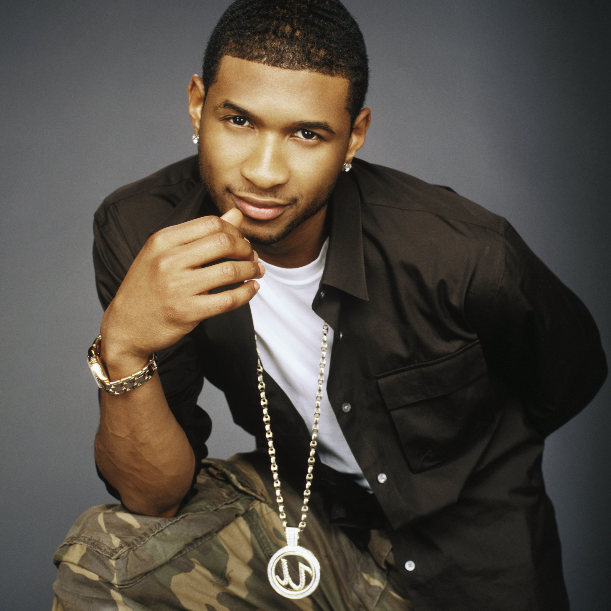 Usher Singer - 2100x2100 Wallpaper - teahub.io