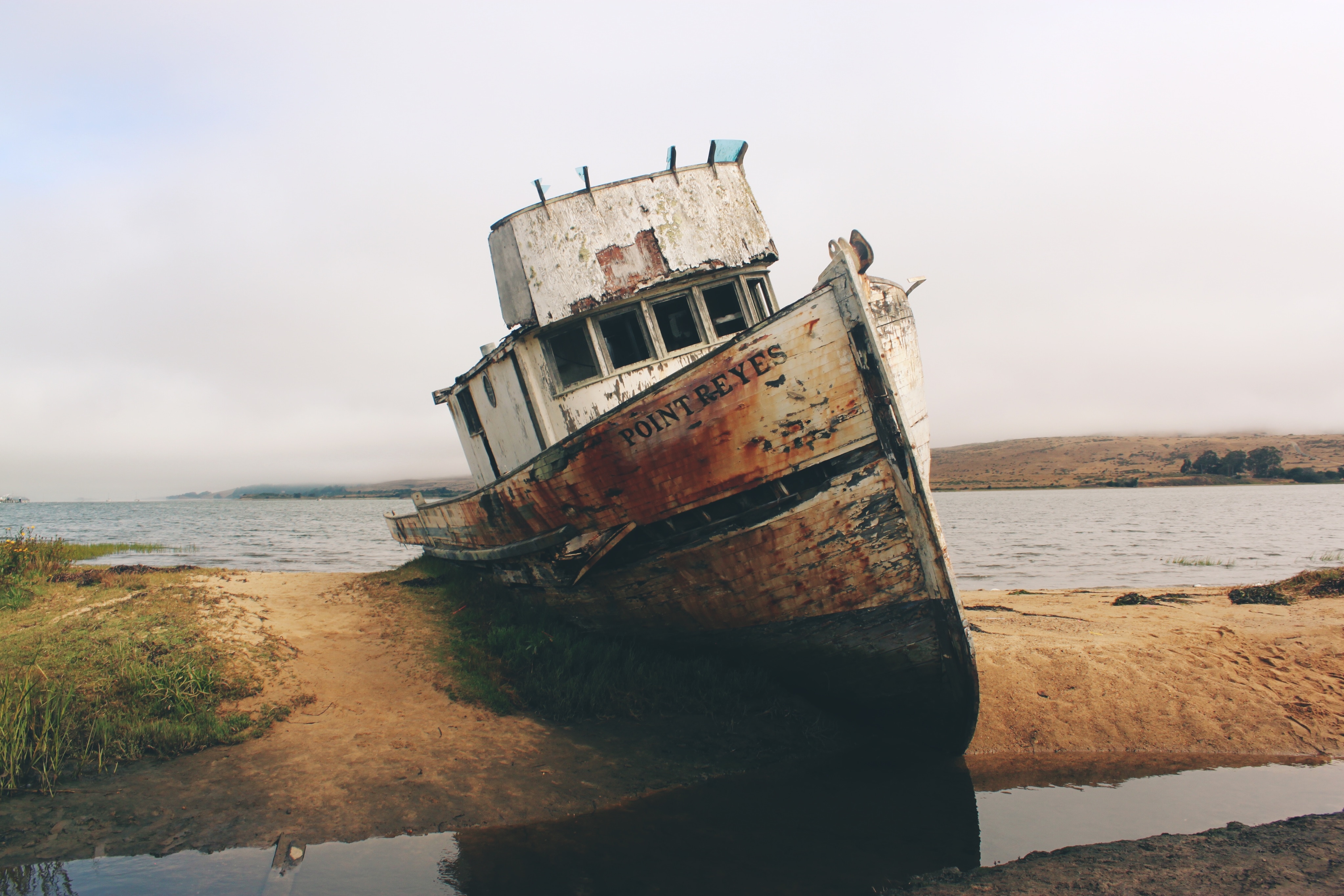 Pt. Reyes Boat Wreck - 4094x2730 Wallpaper - teahub.io