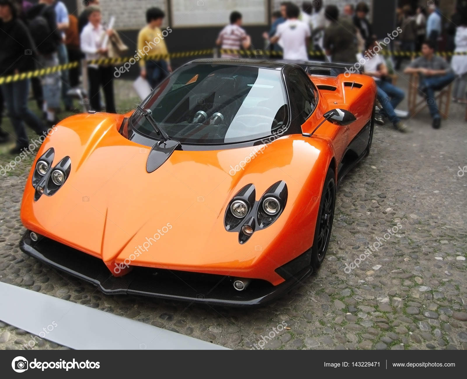 Stylish Car - 1600x1300 Wallpaper - teahub.io