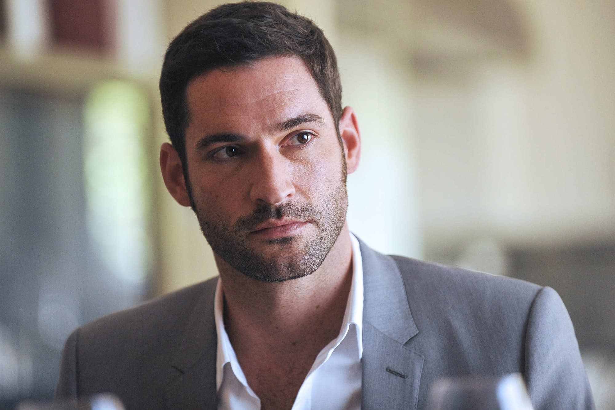Lucifer Tv Series - Tom Ellis Lucifer Haircut - 2000x1334 Wallpaper ...