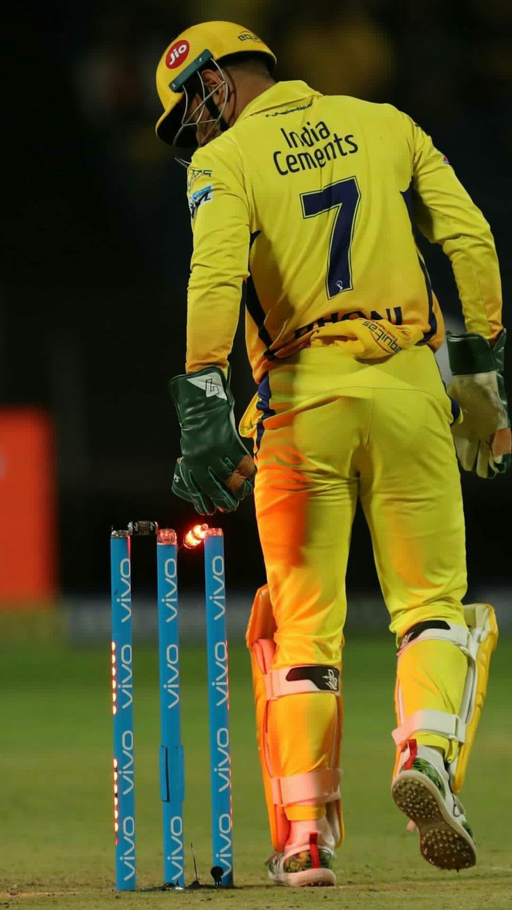 Ms Dhoni Back Pose - 736x1308 Wallpaper - teahub.io