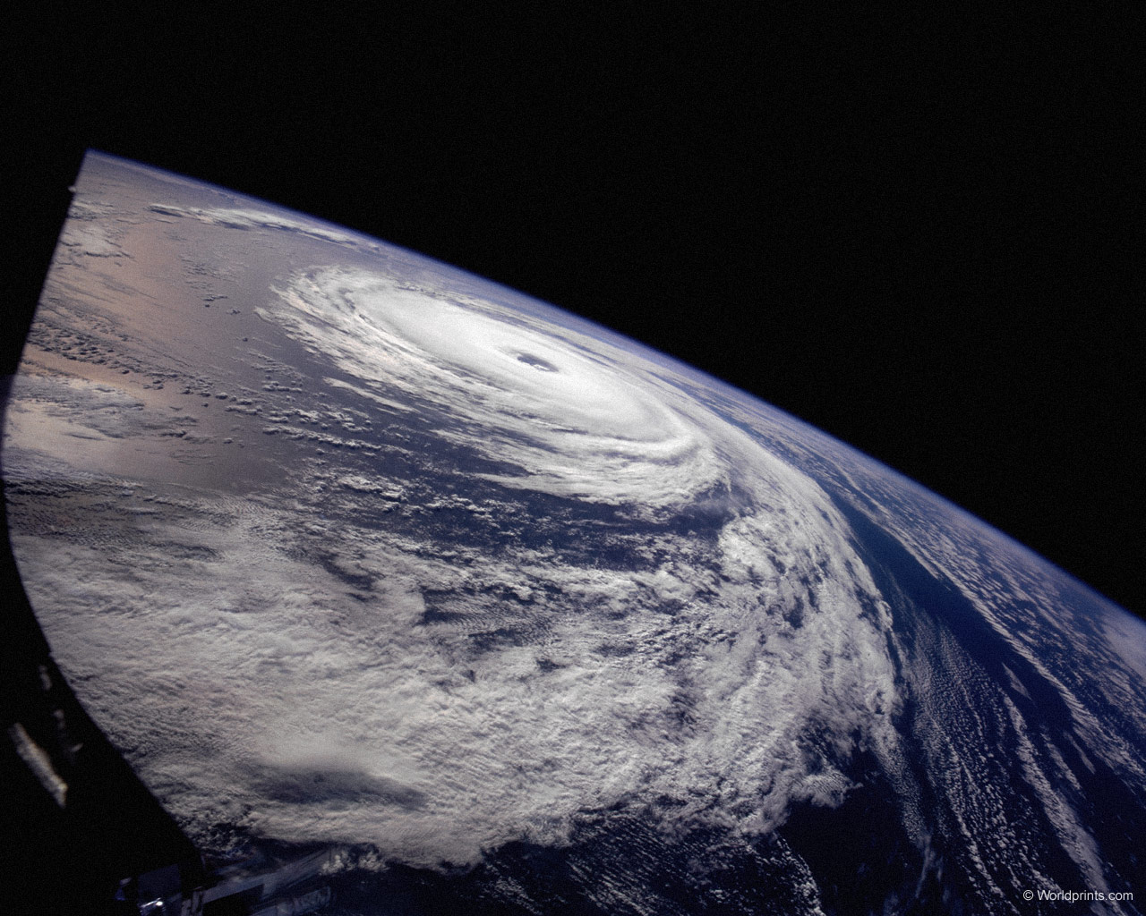 Real Hurricane Picture From Space - 1280x1024 Wallpaper - teahub.io