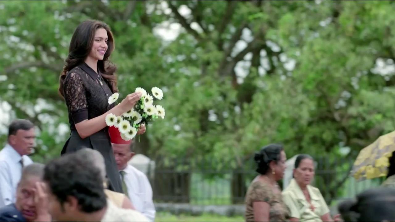 Finding Fanny Deepika Lovey Smile Wallpapers - 1280x720 Wallpaper ...