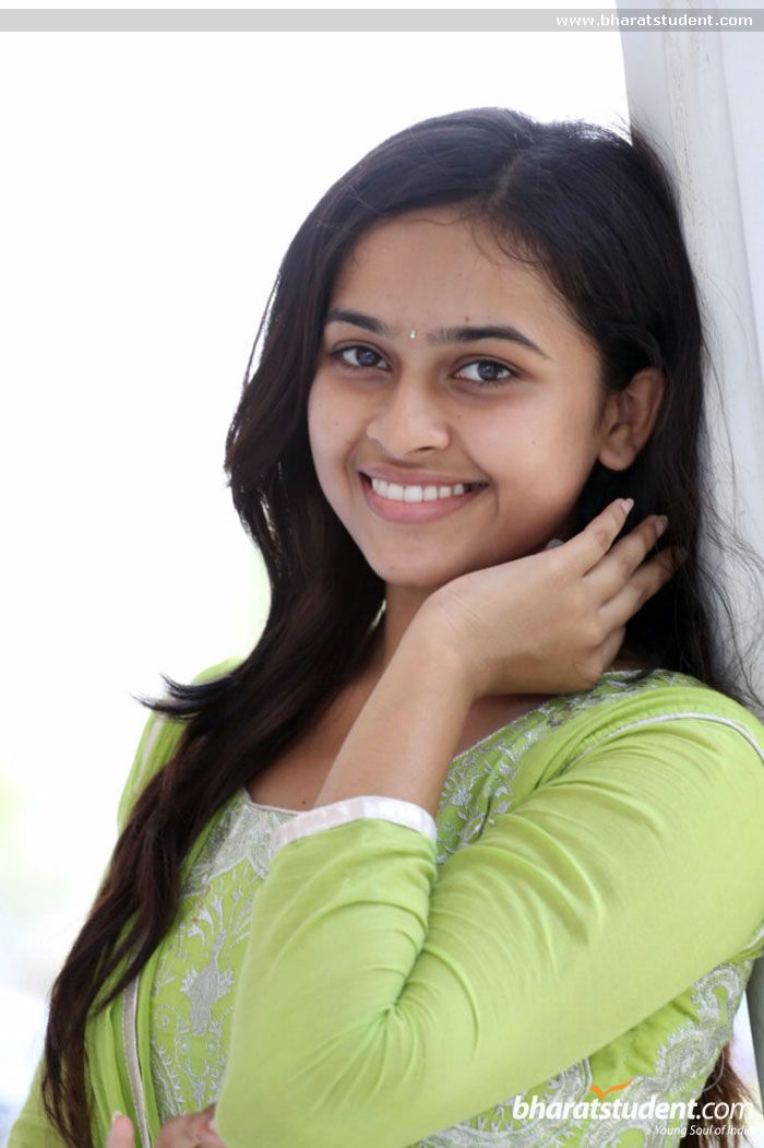 Sri Divya - 700x1051 Wallpaper - teahub.io