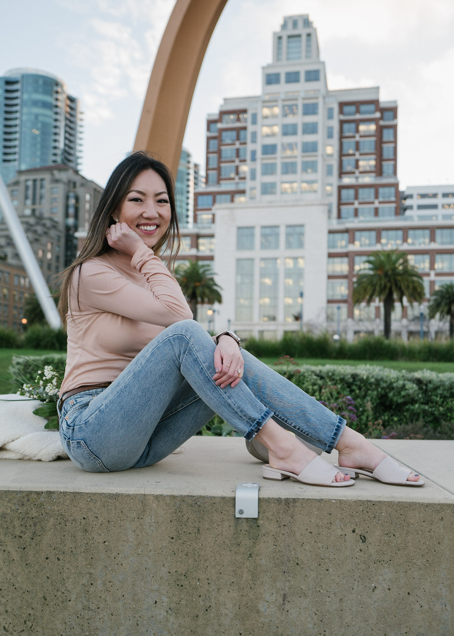 Sitting - 1462x2048 Wallpaper - teahub.io