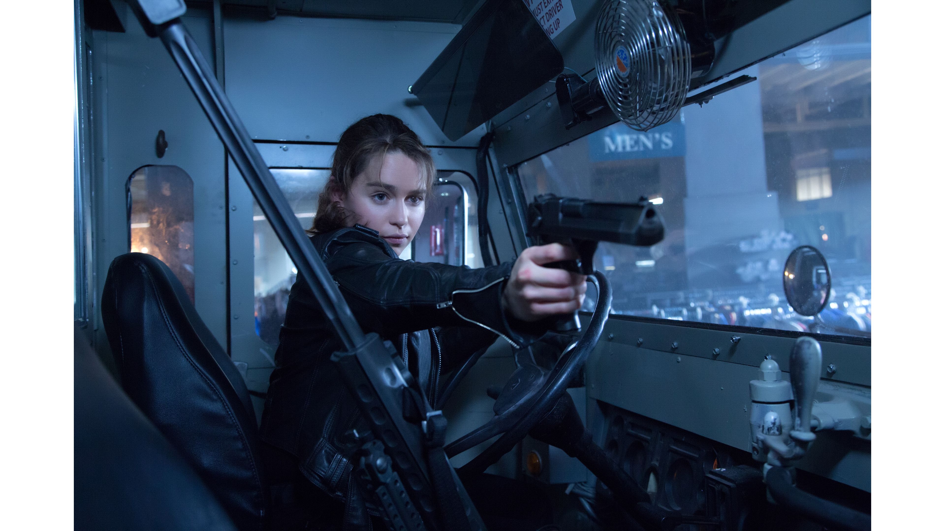Terminator Genisys Sarah Connor Gun - 3840x2160 Wallpaper - teahub.io