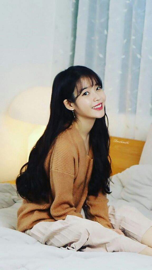 Cute Iu Wallpaper Smiling - 576x1024 Wallpaper - teahub.io