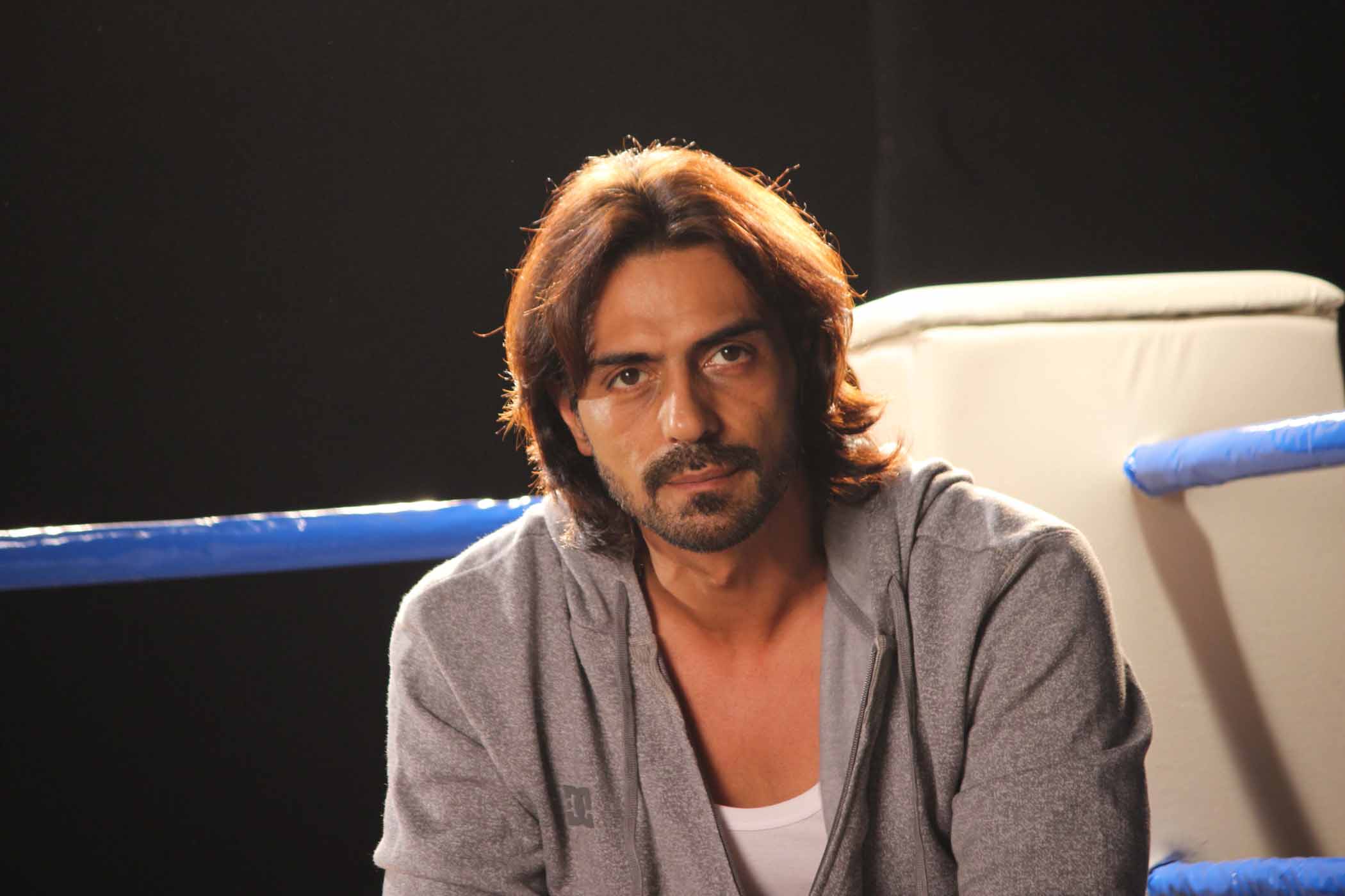 Spicy Arjun Rampal Look High Definition Wallpapers - Human - 2100x1400 ...