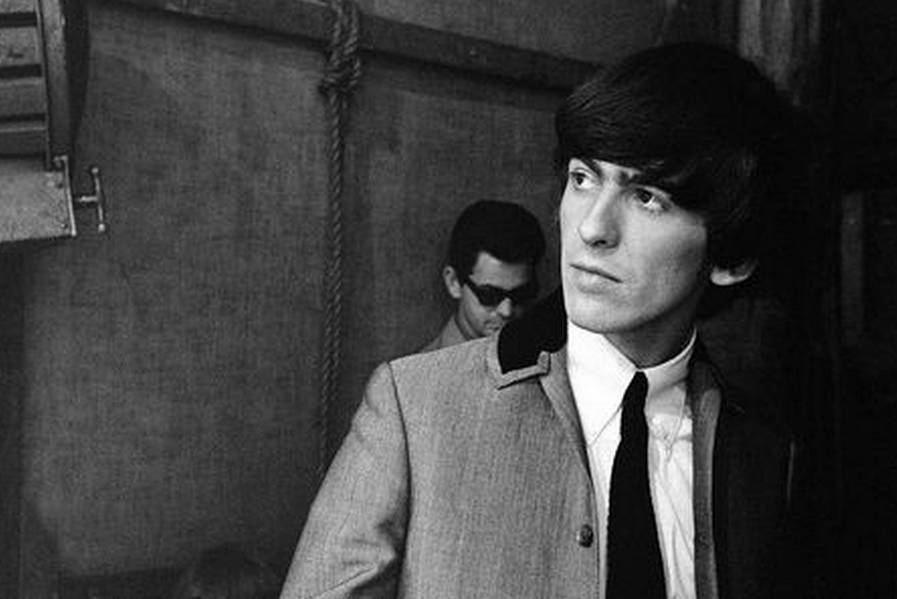 Beatle George - George Harrison Young Suit - 897x599 Wallpaper - teahub.io