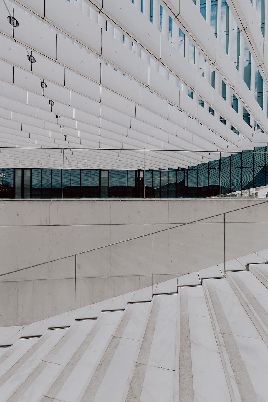 Modern White Building, Edp Headquarters Of Architect - Brutalist ...