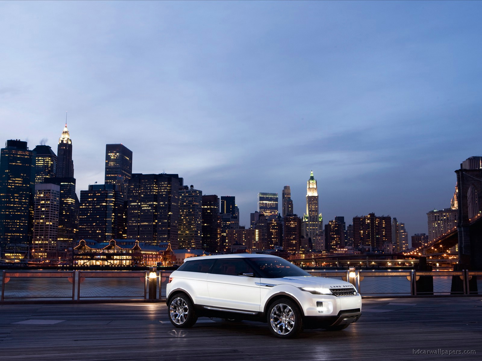 Range Rover With City Background - 1600x1200 Wallpaper - teahub.io