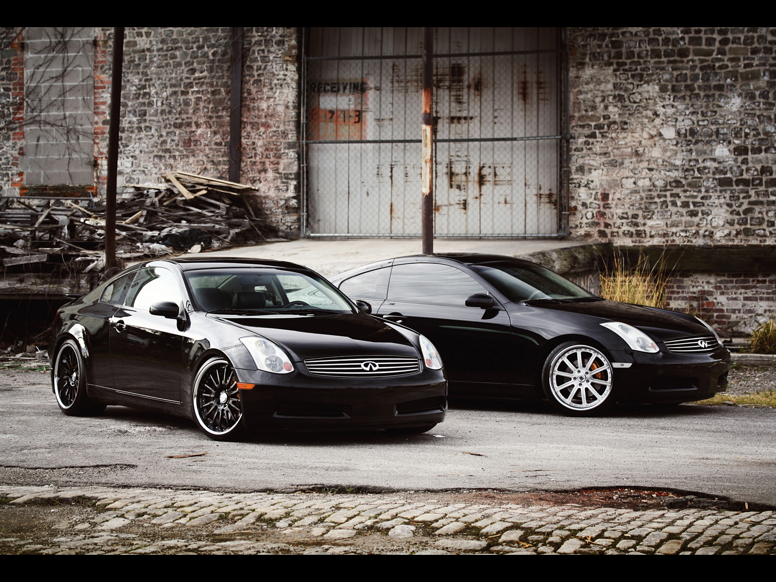 His And Her Infiniti G35 - 1600x1200 Wallpaper - teahub.io