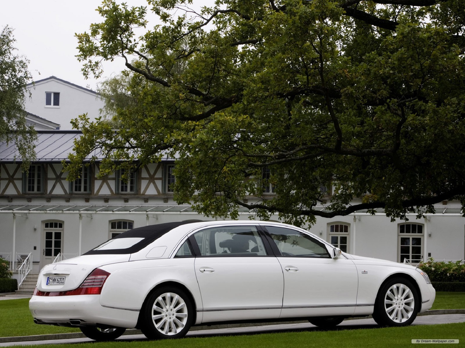 Free Auto Wallpaper - Mercedes Maybach 62s Landaulet - 1600x1200 ...