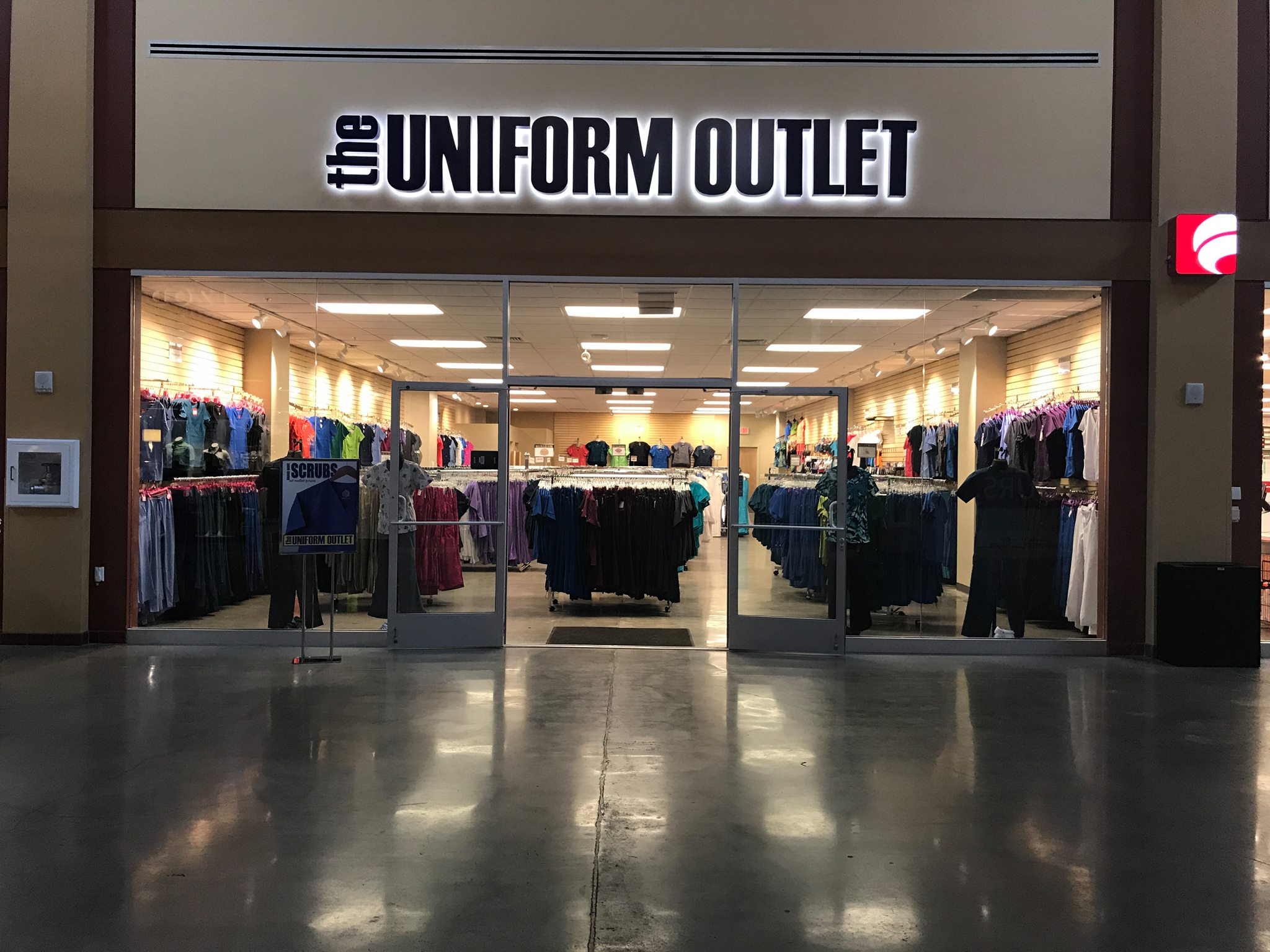Uniform Outlet - 2048x1536 Wallpaper - teahub.io