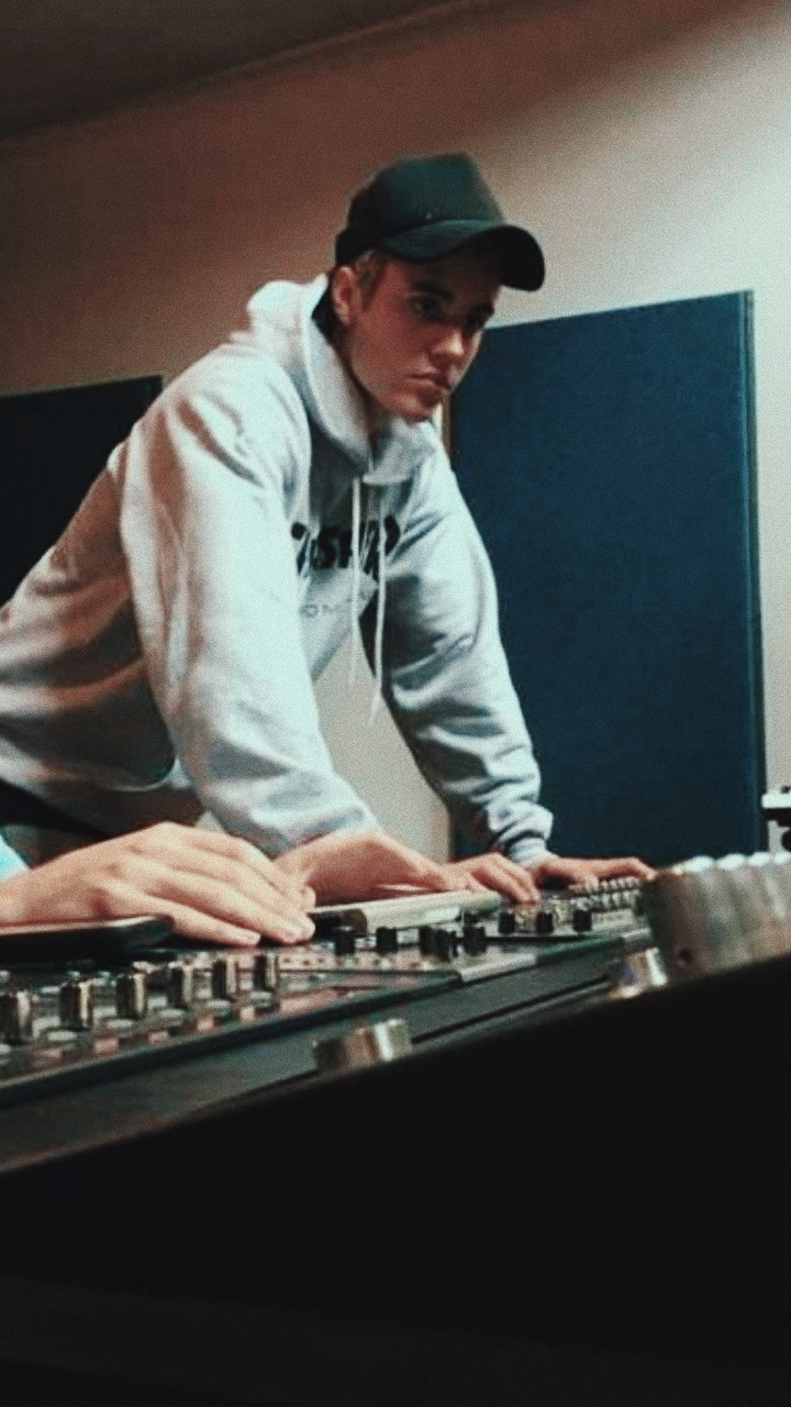 Justin Bieber James Perse Hat - 720x1280 Wallpaper - teahub.io