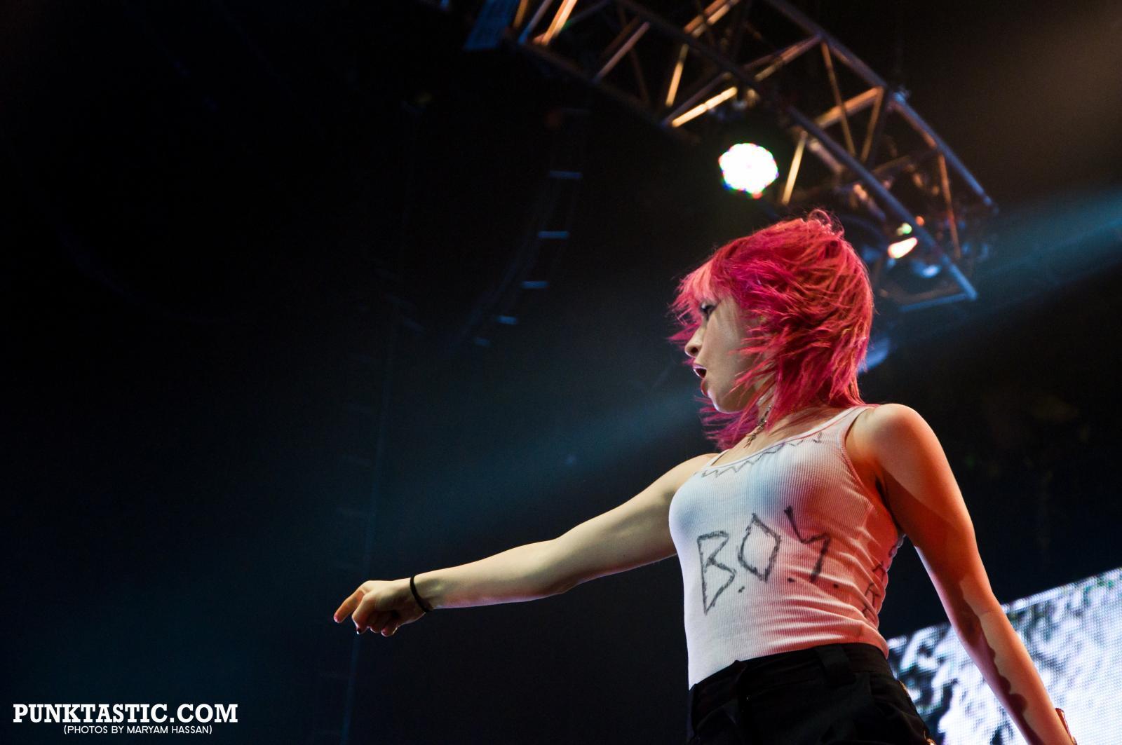 Paramore - 15 - 11 - 2010 - London O2 Arena - Rock Concert - 1600x1063 ...