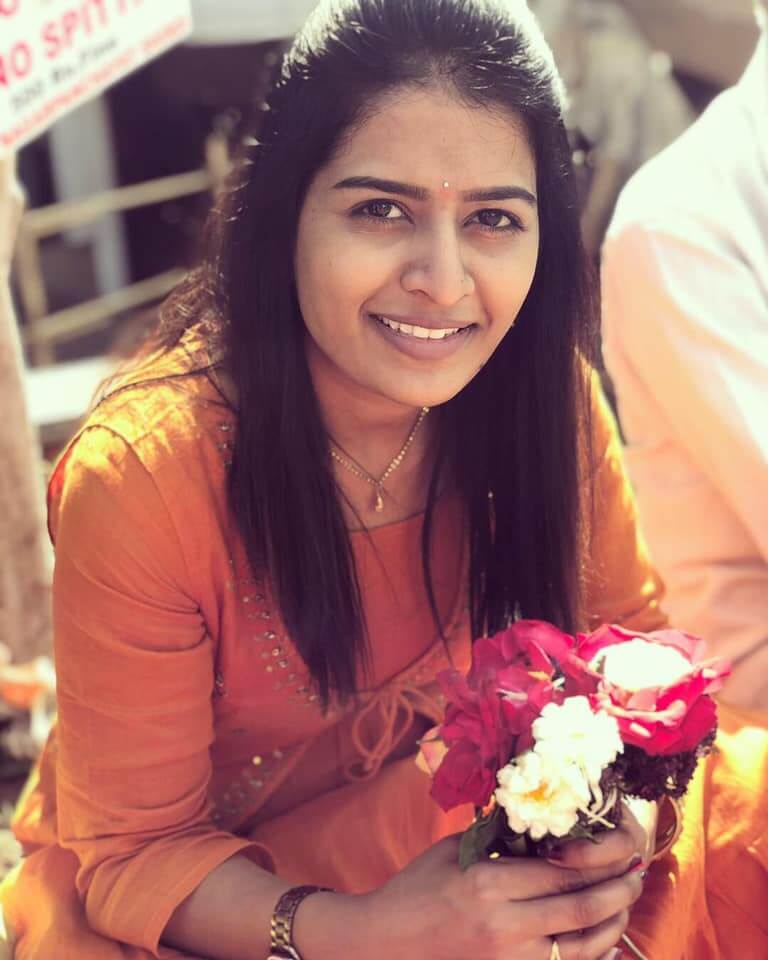 Anshu Reddy Images - Bouquet - 768x960 Wallpaper - teahub.io