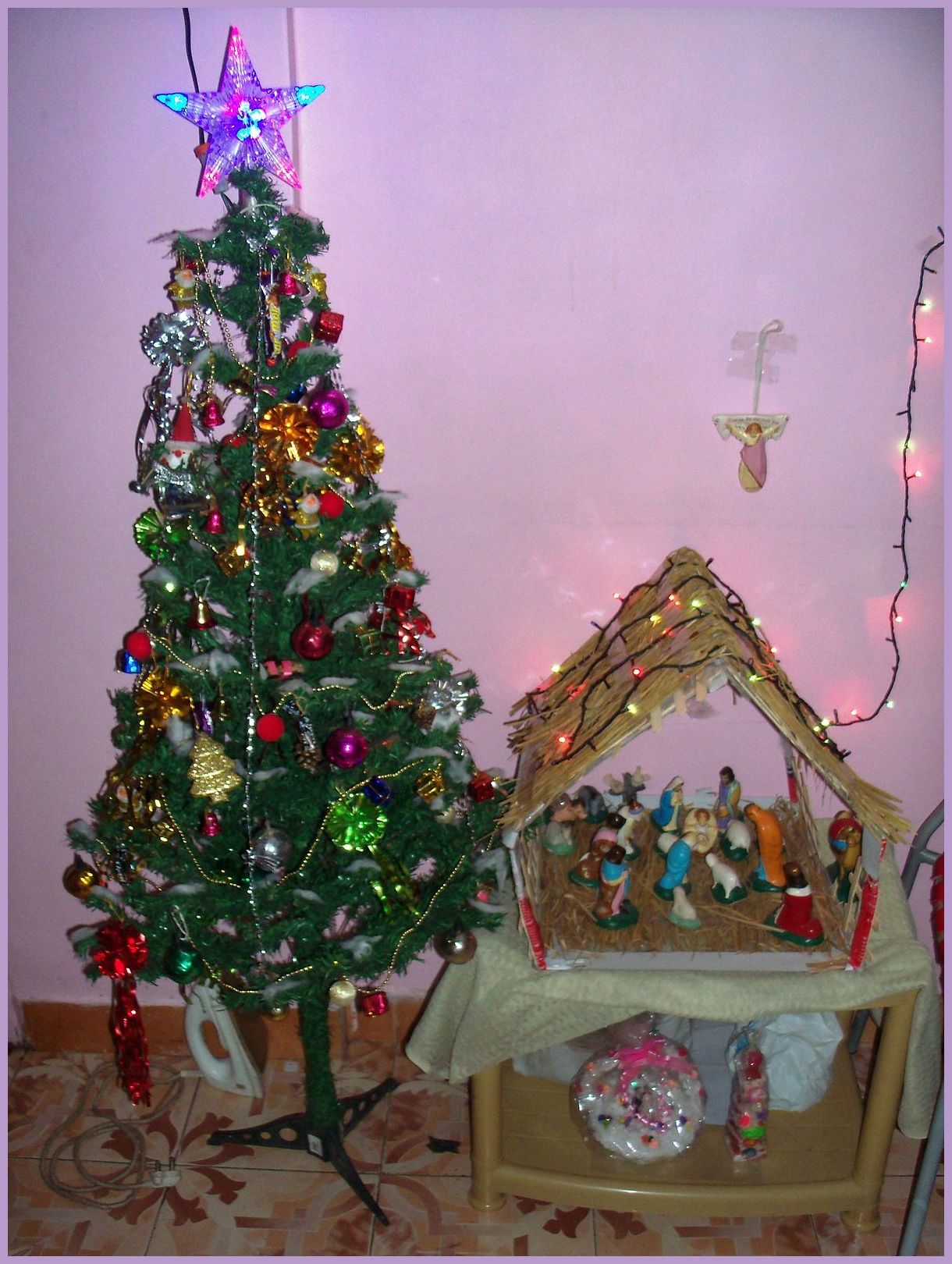 Indian Christmas Tree Decorations - 1220x1620 Wallpaper - teahub.io