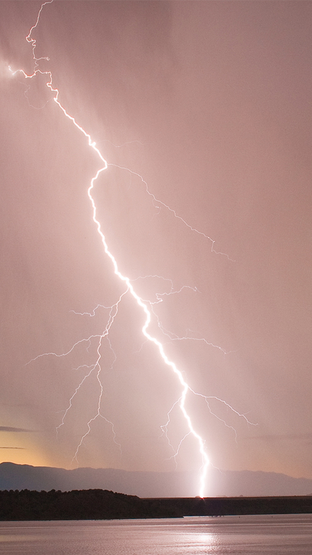 Fondos De Pantalla 4k Rayos - 640x1136 Wallpaper - teahub.io