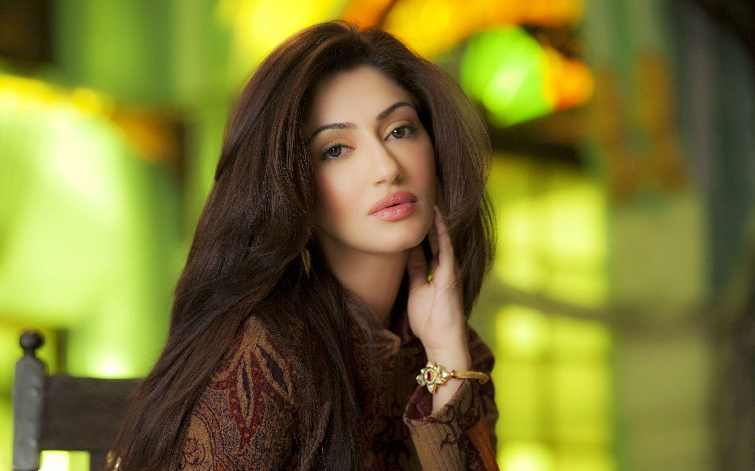 Reyhna Malhotra - 2560x1600 Wallpaper - teahub.io