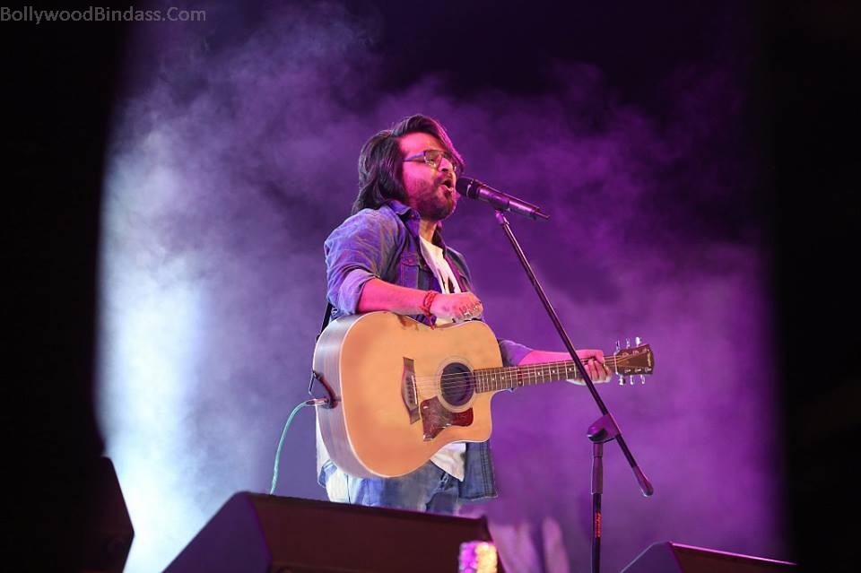 Pritam Chakraborty Date Of Birth - Pritam Performing - 960x639 ...