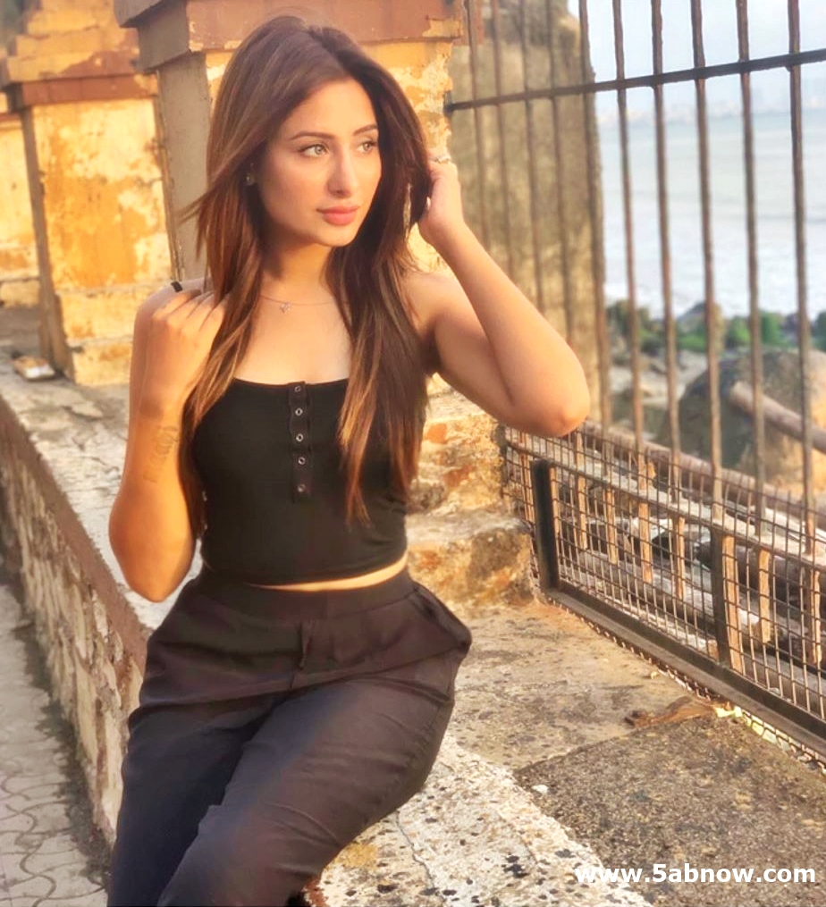 Mahira Sharma Images - 924x1015 Wallpaper - teahub.io