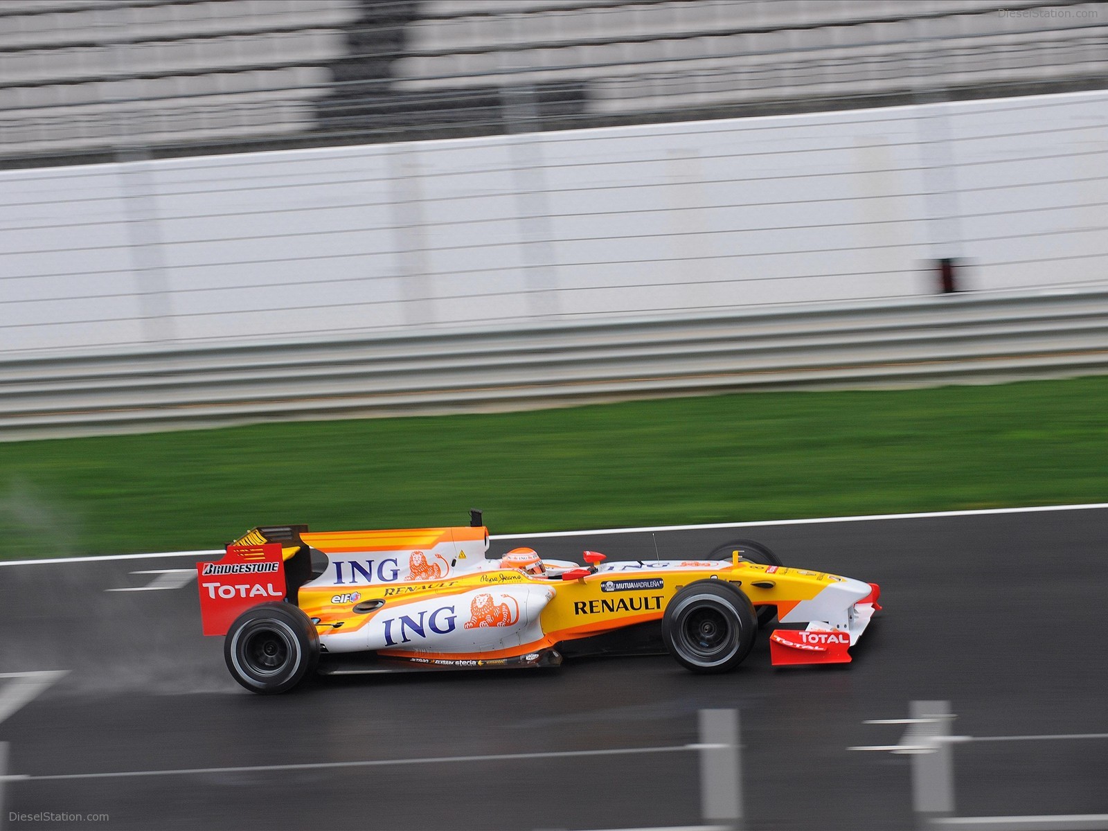 Ing Renault F1 Team Unveils The R29 - Renault R29 - 1600x1200 Wallpaper ...