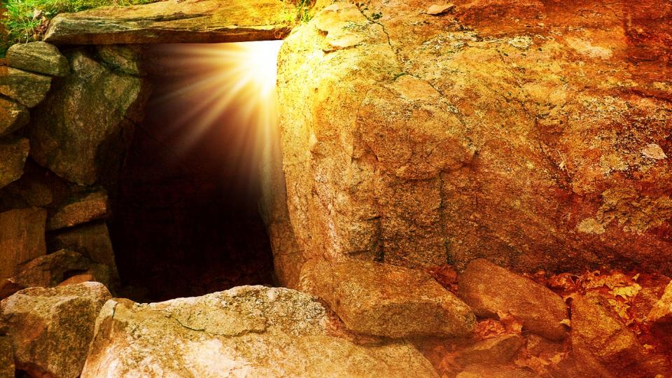 An Open Tomb With Sunlight Streaming In - He Is Risen - 960x540 ...