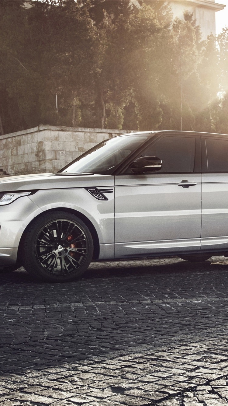 Range Rover In Sunset