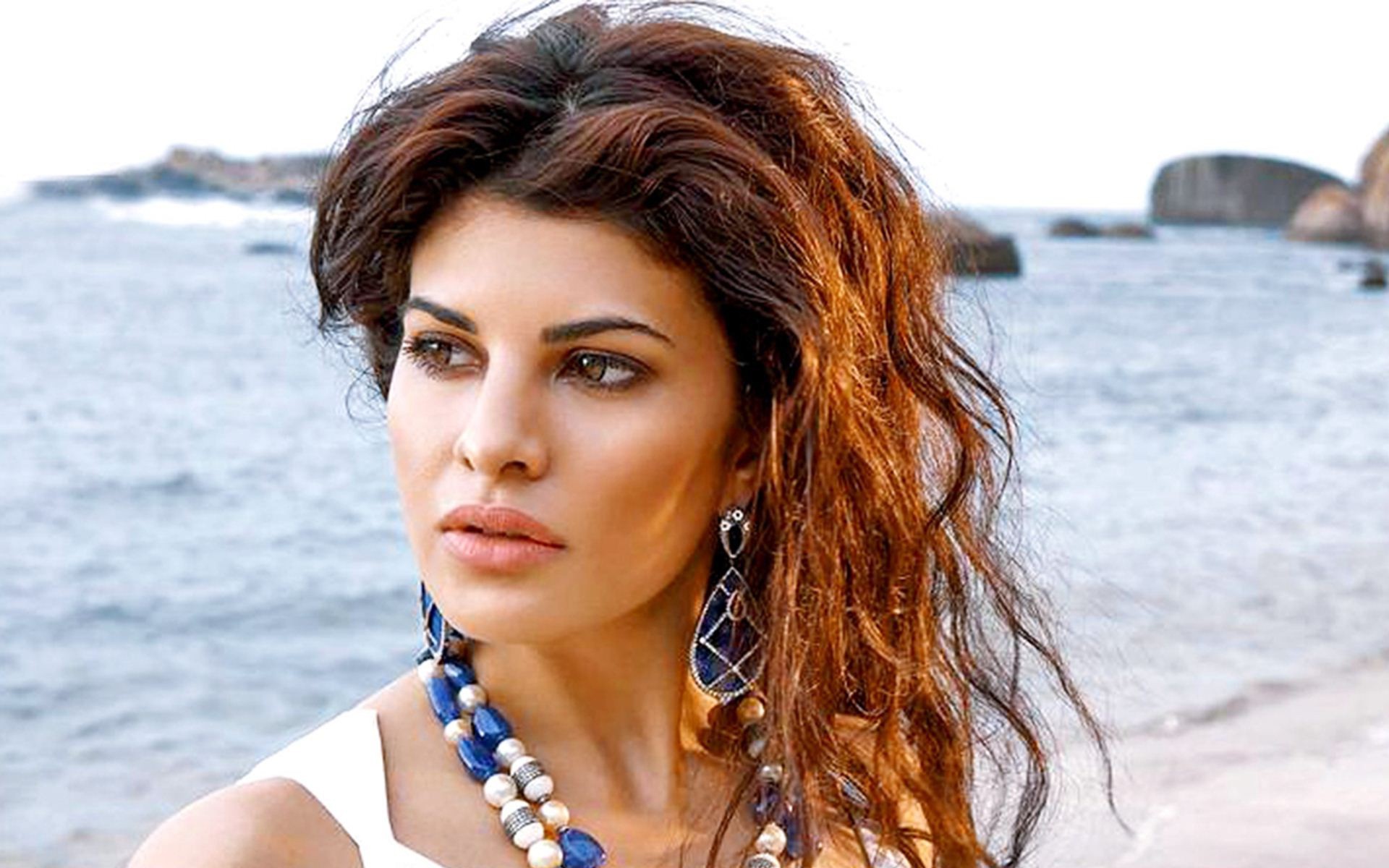 Jacqueline Fernandez In Beach - Jacqueline Fernandez Before And After ...