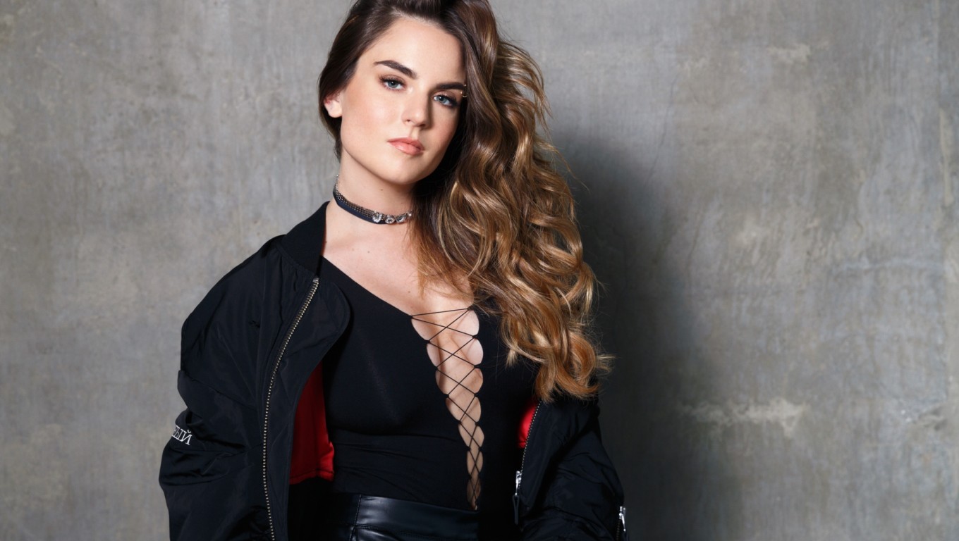 Jojo Singer - 1360x768 Wallpaper - teahub.io