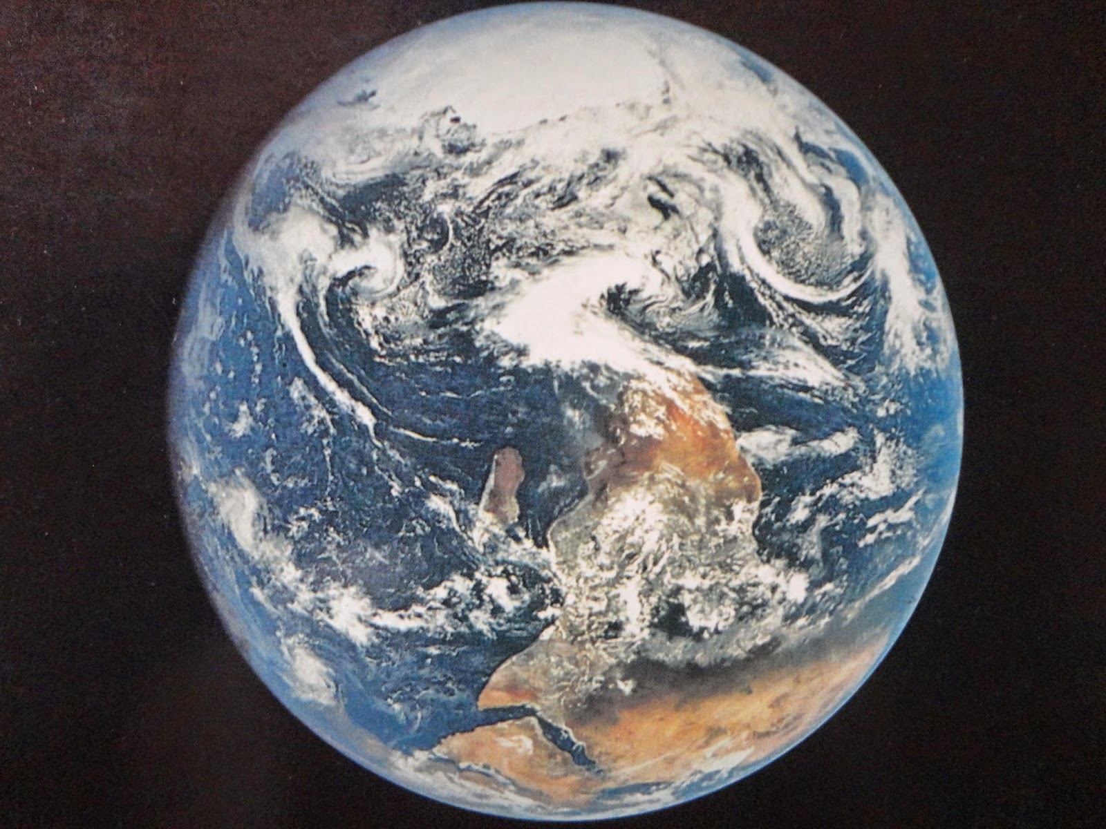 First Ever Picture Of The Earth - 1600x1200 Wallpaper - teahub.io