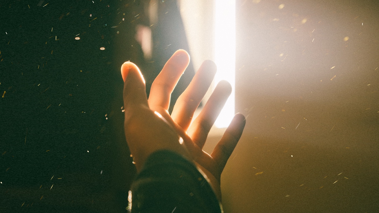 Wallpaper Hand, Light, Bright, Flare, Glow - Hand - 1280x720 Wallpaper ...