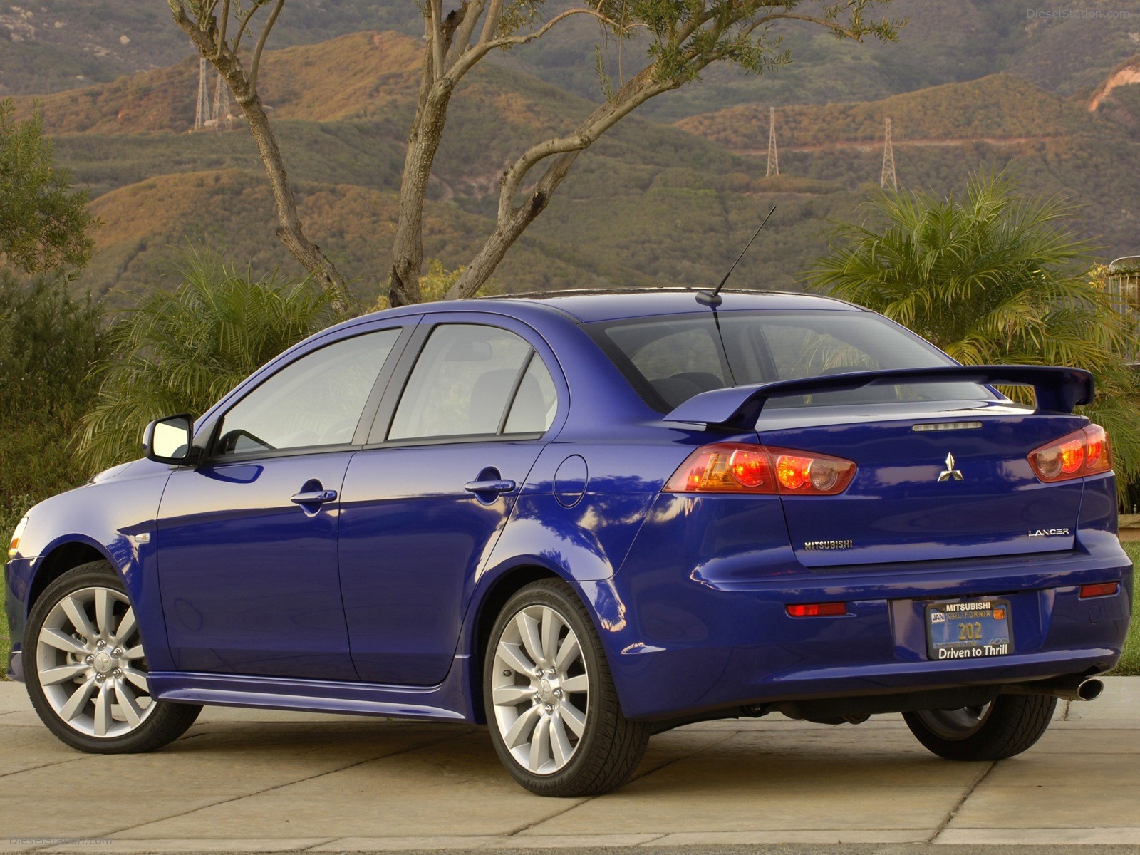 Mitsubishi Lancer - Mitsubishi Lancer With Spoiler - 1600x1200 ...