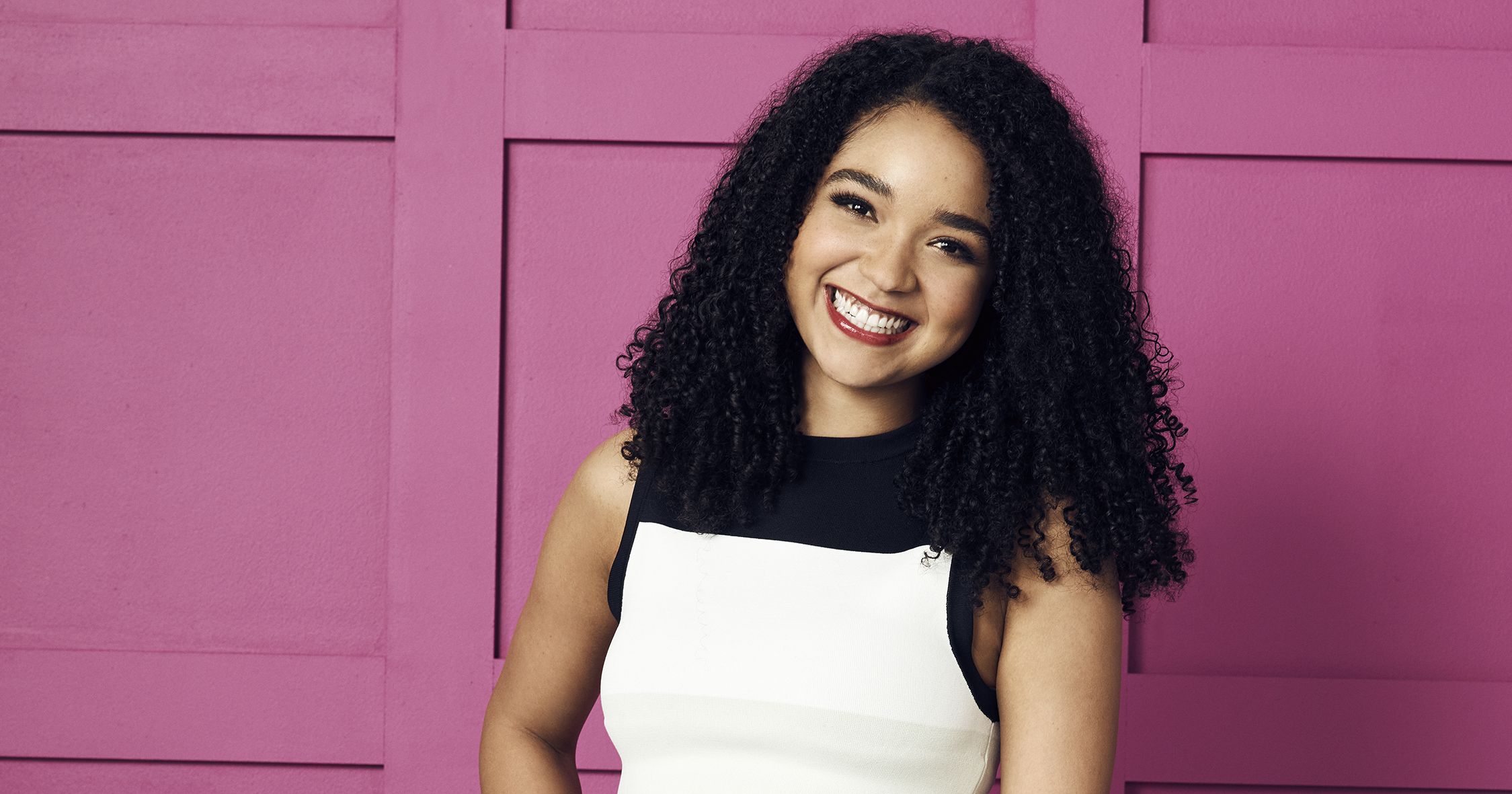 Kat From The Bold Type - 2249x1181 Wallpaper - teahub.io