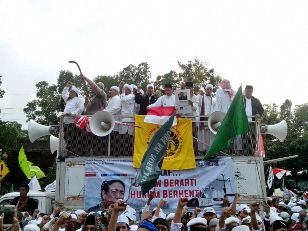 1 Slide - Crowd - 1024x768 Wallpaper - teahub.io