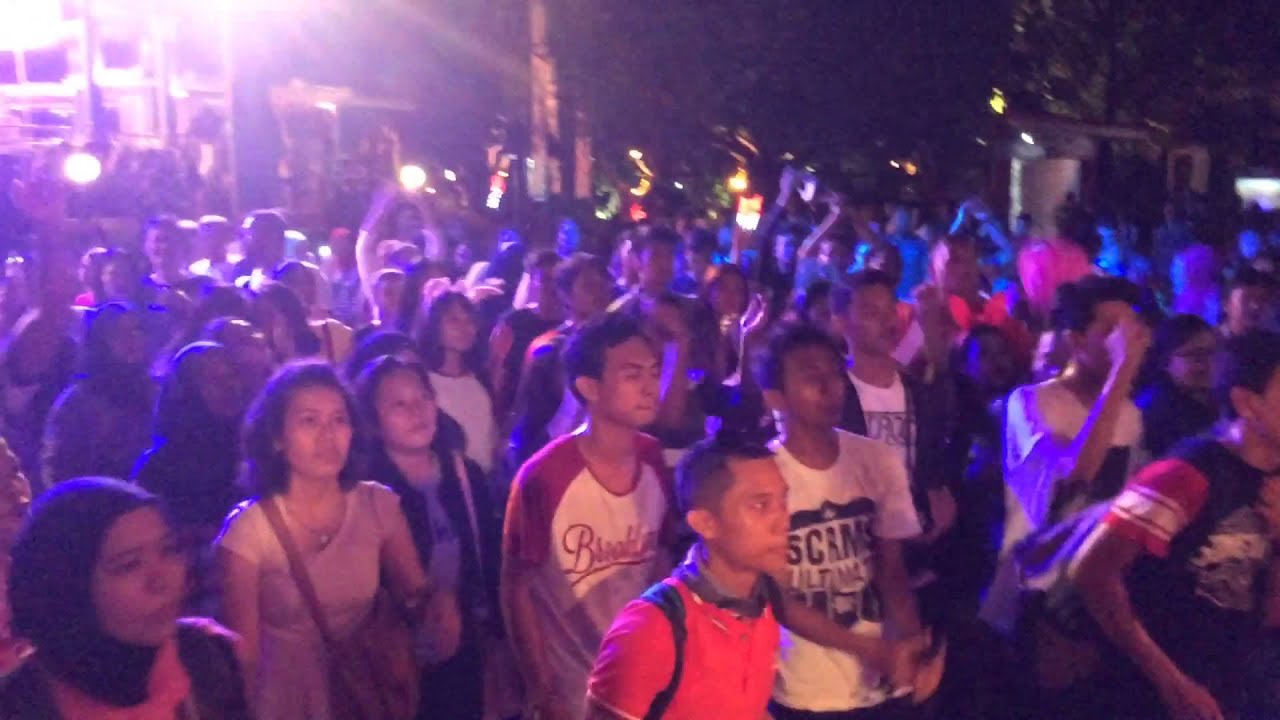 Crowd - 1280x720 Wallpaper - teahub.io